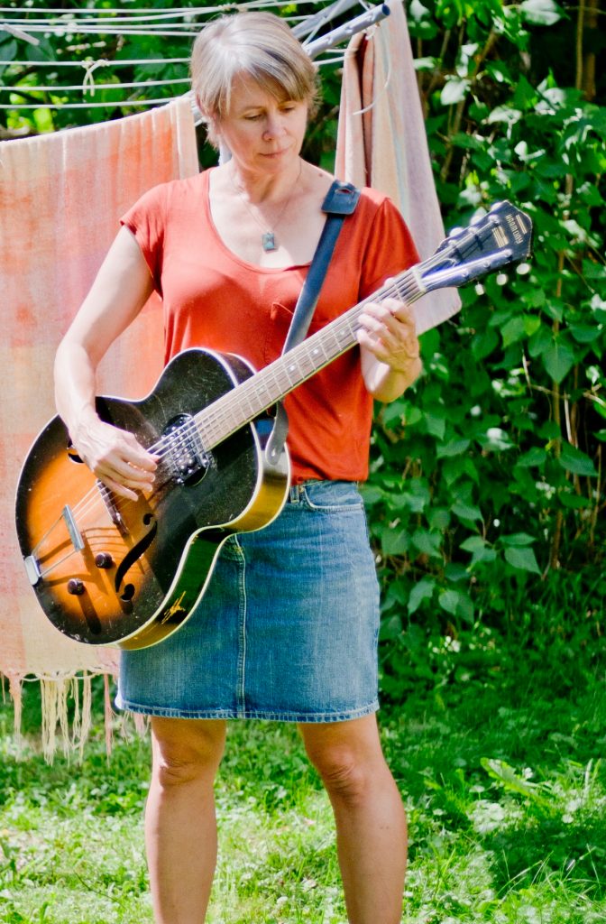 Deep Roots: Musician to Musician: Kim Barlow interviews Sarah Jane ...